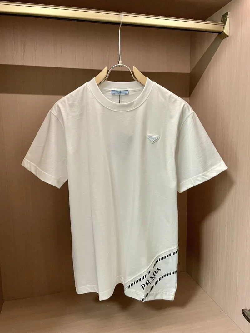 High fidelity Prada T-Shirts