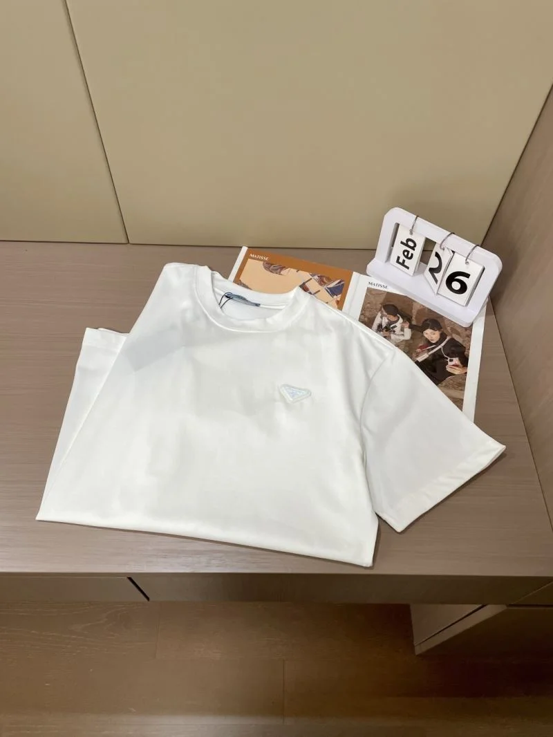 High fidelity Prada T-Shirts