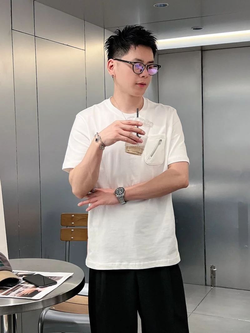 Cut-rate Prada T-Shirts