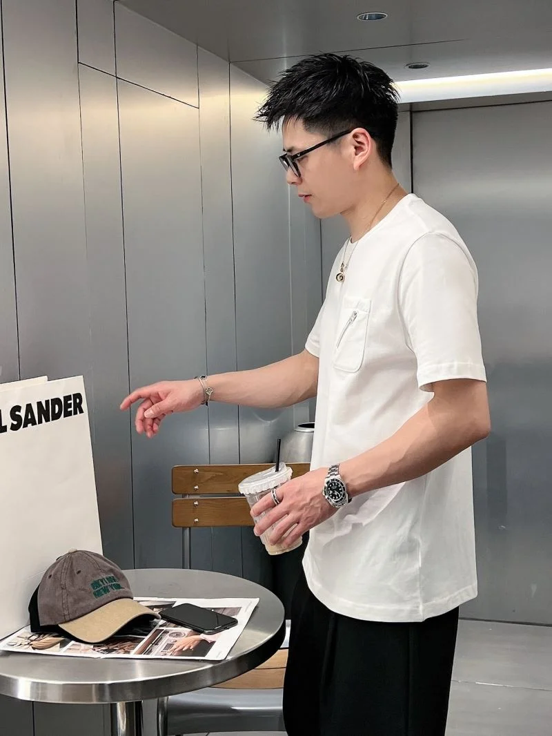 Cut-rate Prada T-Shirts