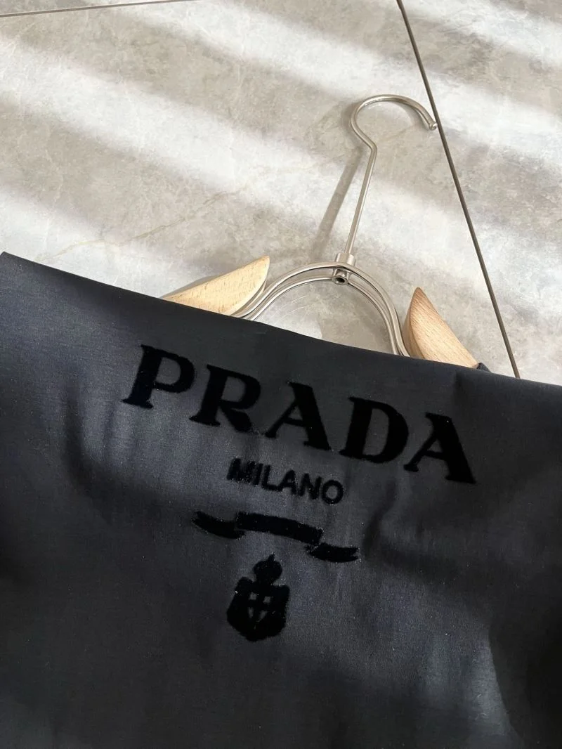 Factory-made Prada T-Shirts