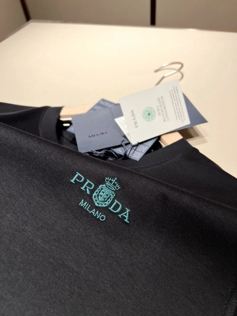 Accurate model Prada T-Shirts