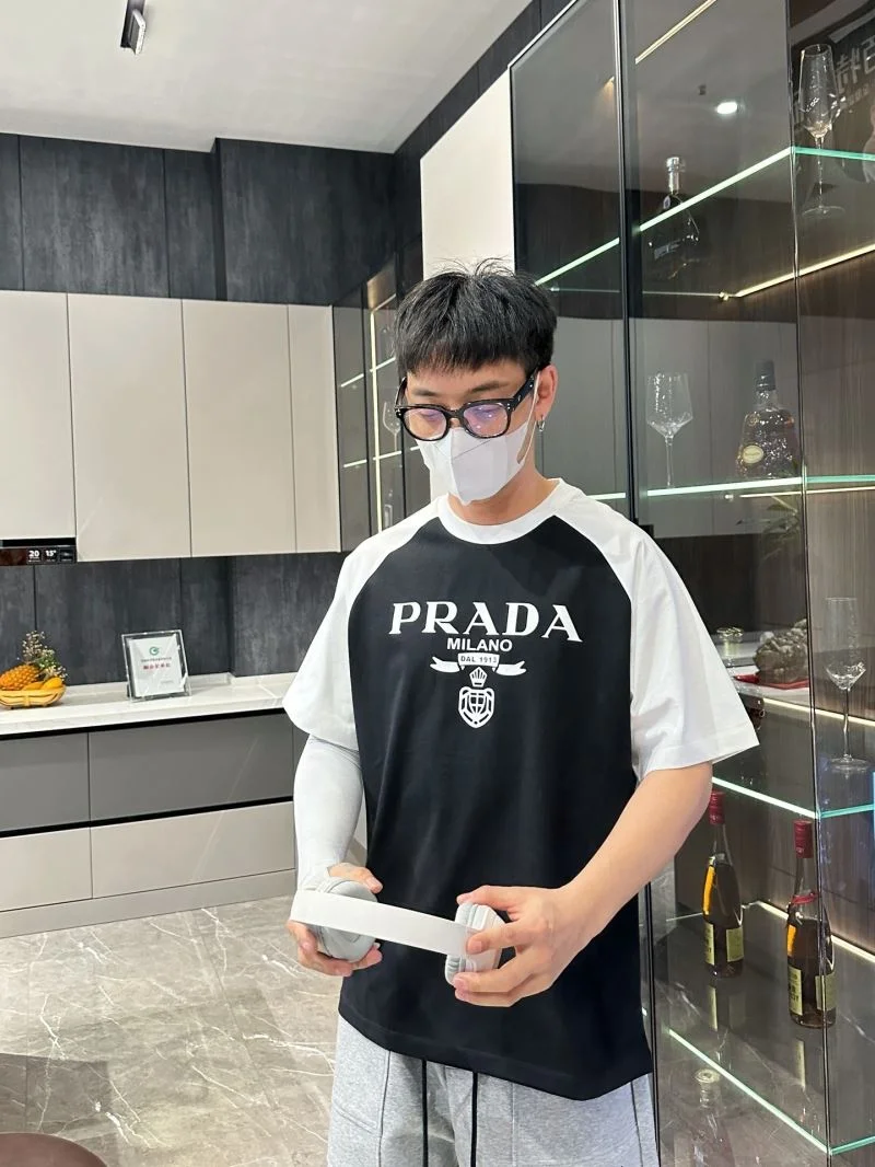 Low-cost Prada T-Shirts