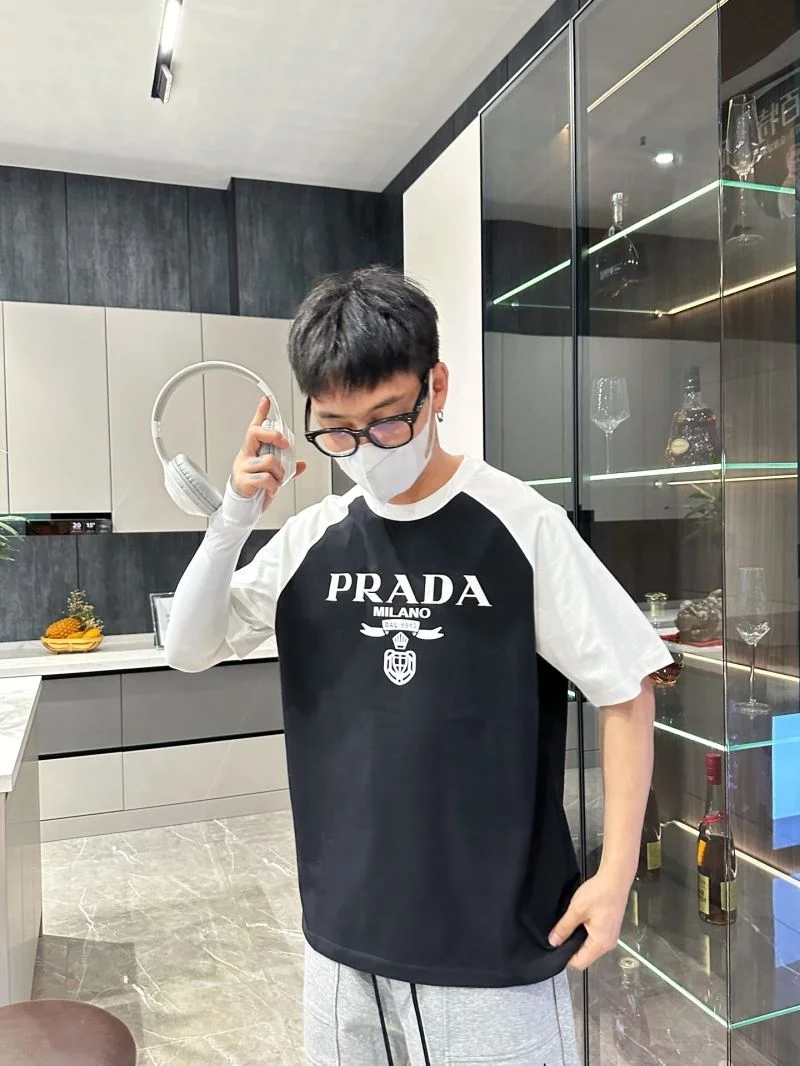 Low-cost Prada T-Shirts
