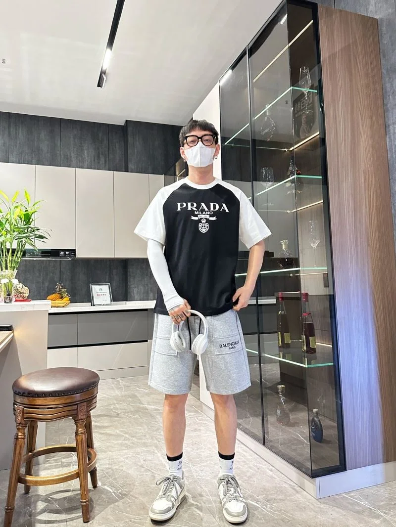 Low-cost Prada T-Shirts