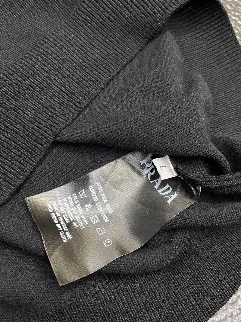 Bargain Prada T-Shirts