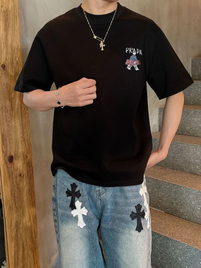 Low-cost Prada T-Shirts