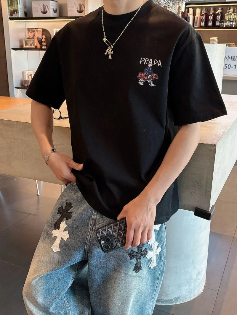 Low-cost Prada T-Shirts
