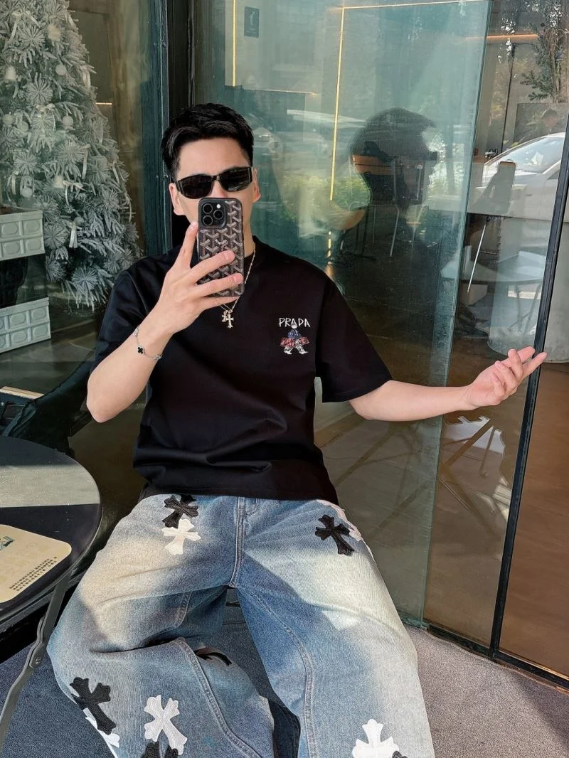Low-cost Prada T-Shirts