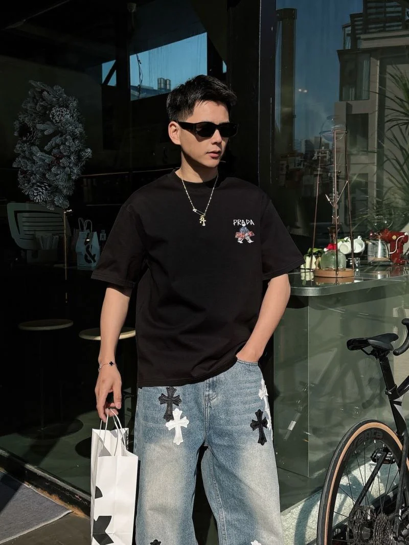 Low-cost Prada T-Shirts