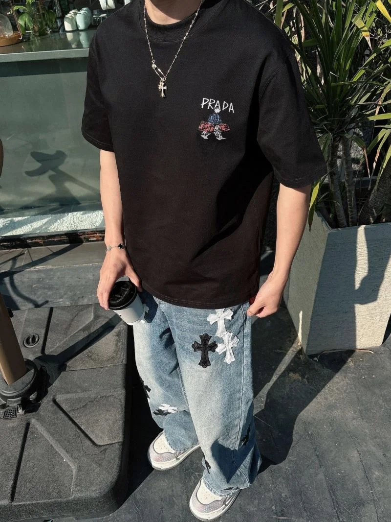Low-cost Prada T-Shirts