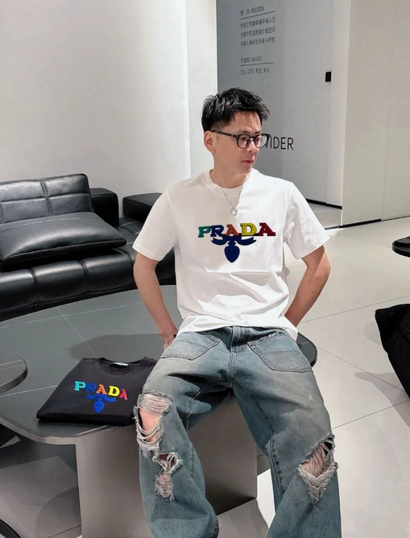 Low-cost Prada T-Shirts