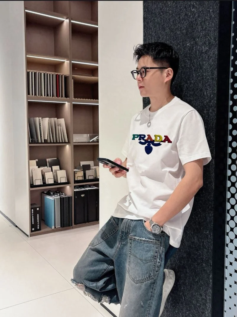 Low-cost Prada T-Shirts