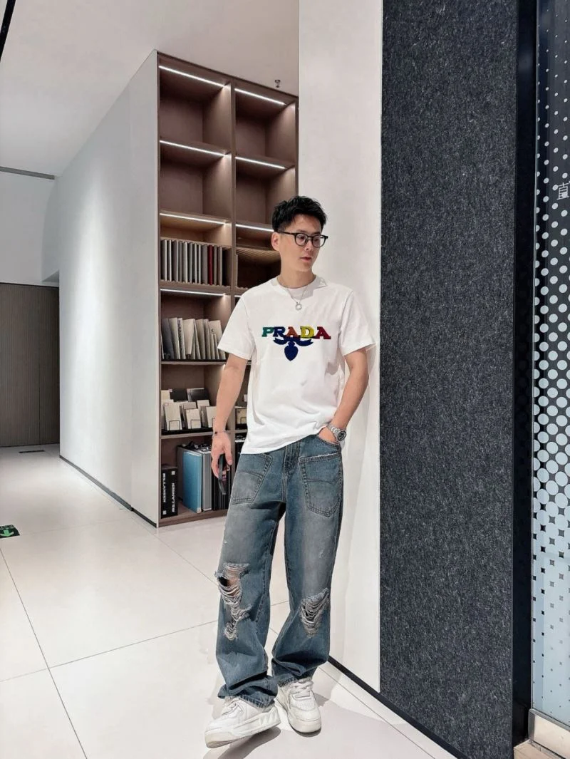 Low-cost Prada T-Shirts