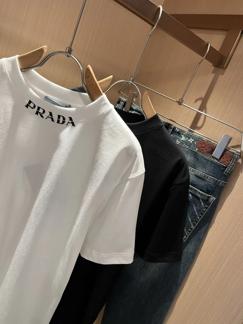 Inexpensive Prada T-Shirts