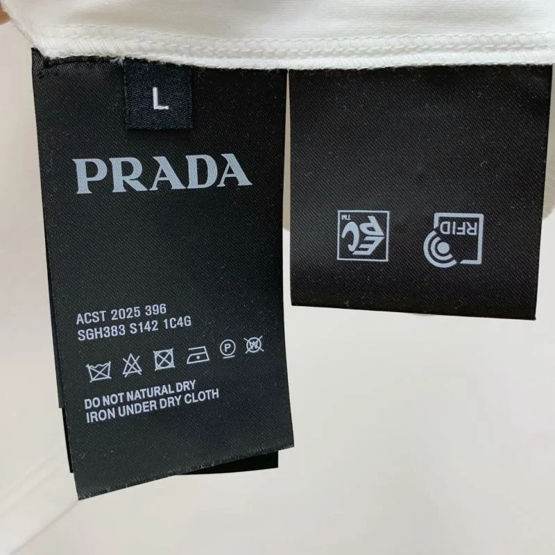 Low-cost Prada T-Shirts