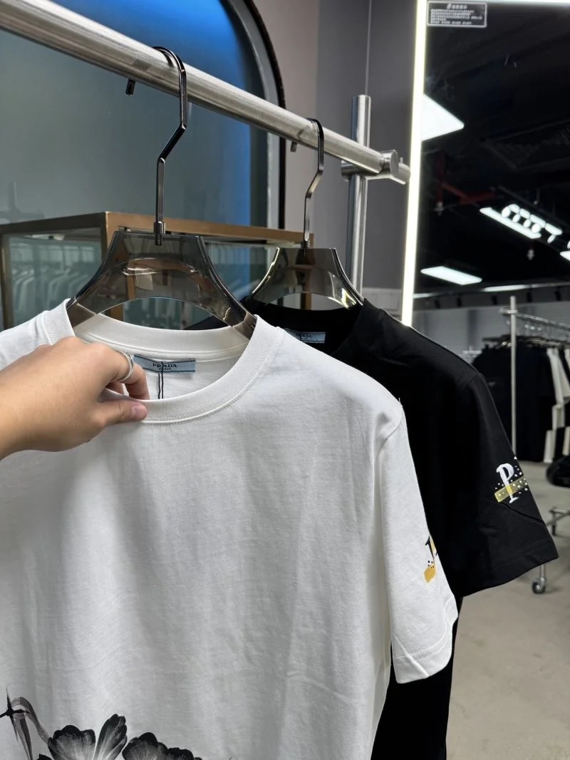 High fidelity Prada T-Shirts