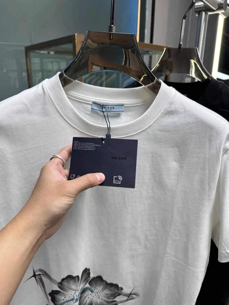 High fidelity Prada T-Shirts
