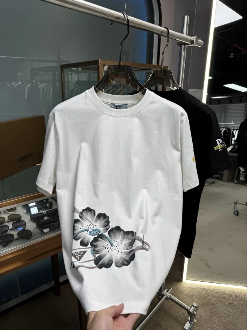High fidelity Prada T-Shirts