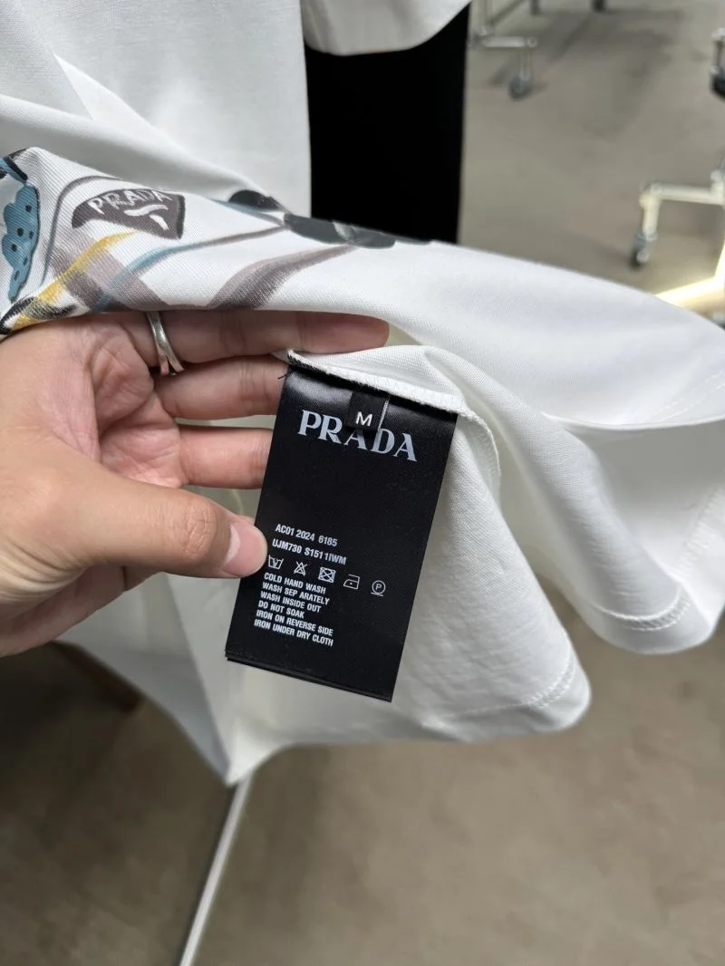 High fidelity Prada T-Shirts