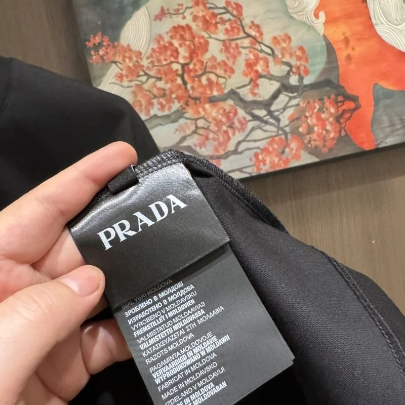Accurate model Prada T-Shirts