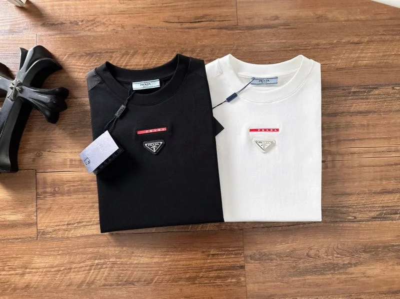 Low-cost Prada T-Shirts