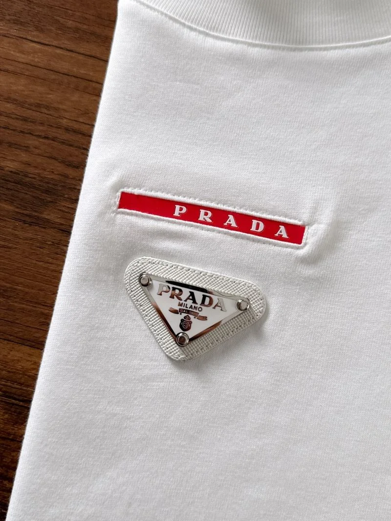 Low-cost Prada T-Shirts