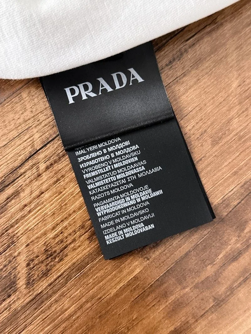 Low-cost Prada T-Shirts