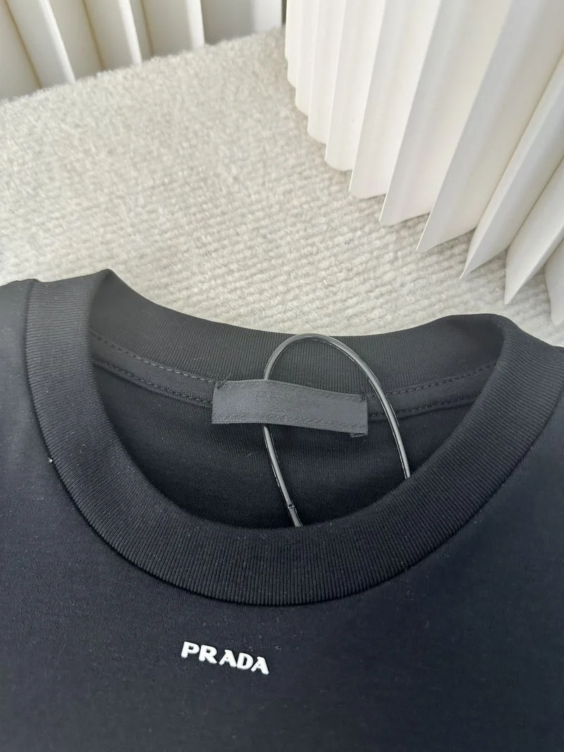 Low-cost Prada T-Shirts