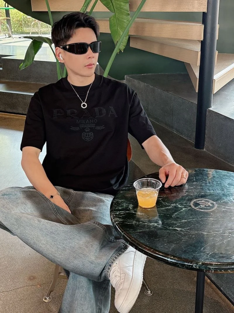 Accurate model Prada T-Shirts