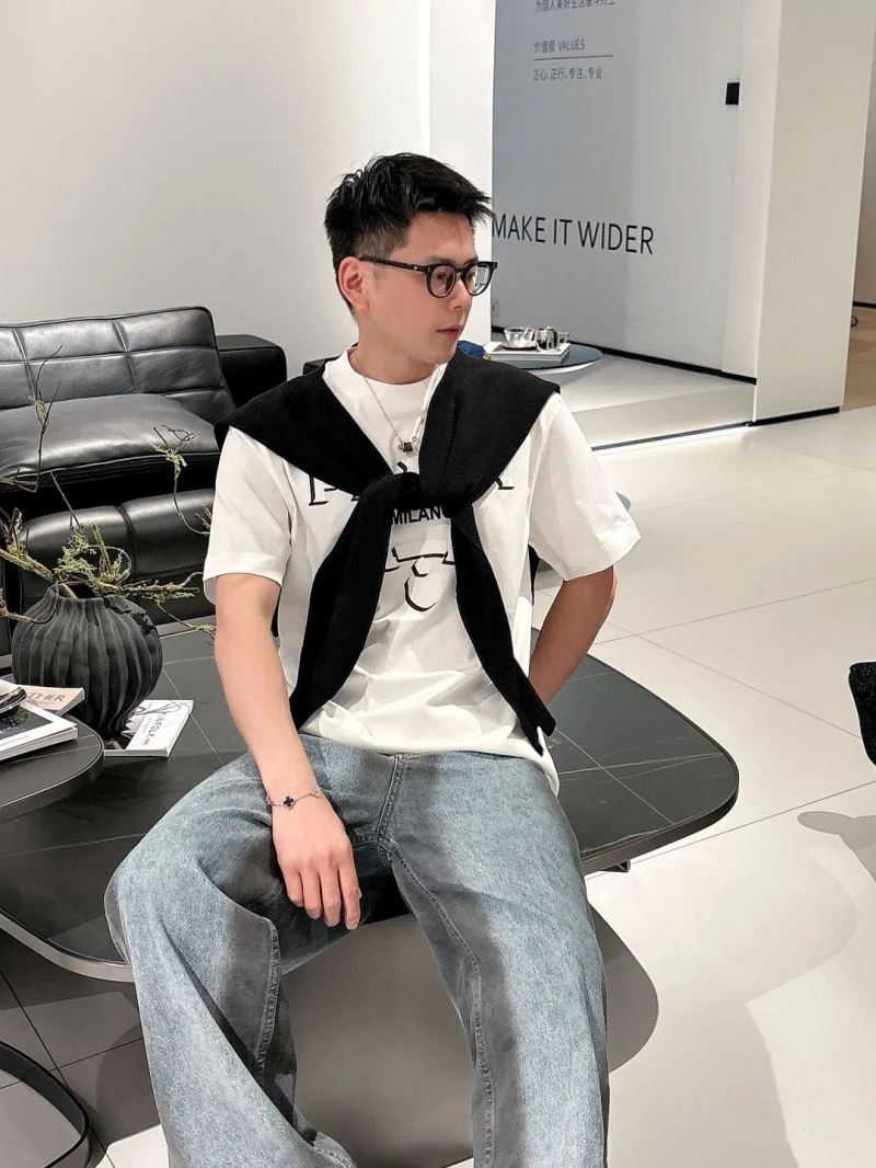Factory-made Prada T-Shirts