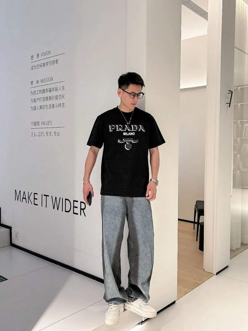High fidelity Prada T-Shirts
