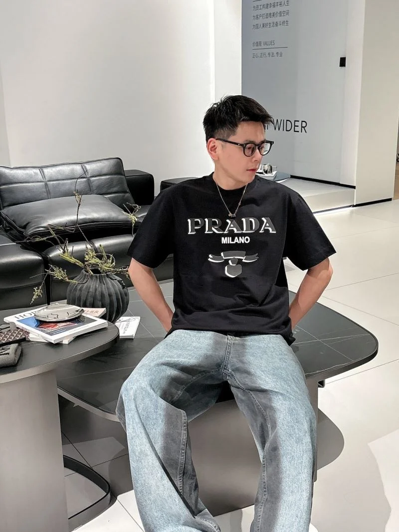 High fidelity Prada T-Shirts