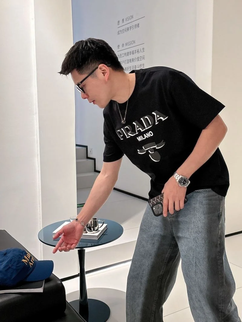 High fidelity Prada T-Shirts