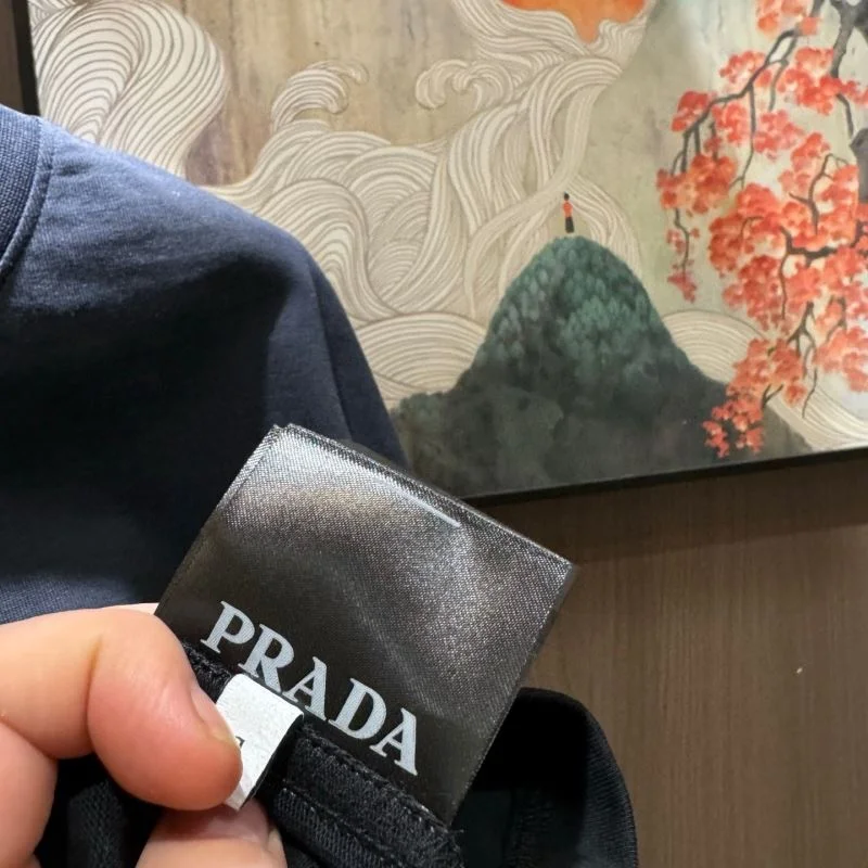 Inexpensive Prada T-Shirts