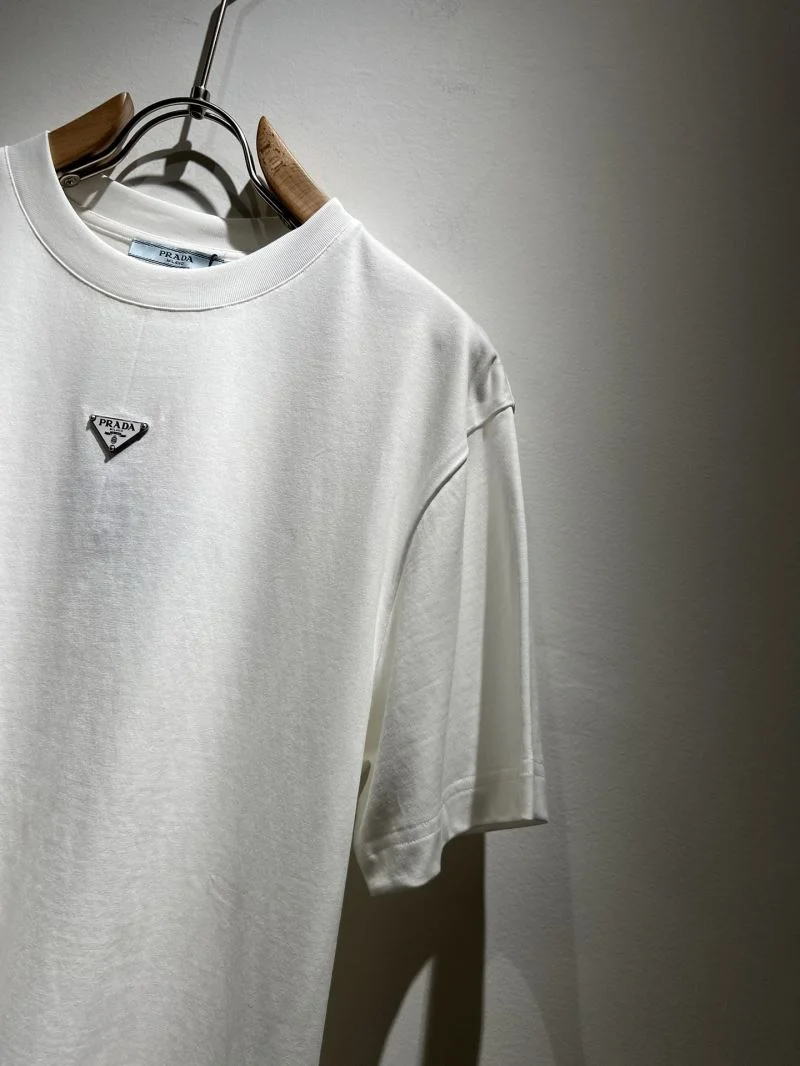 Low-cost Prada T-Shirts