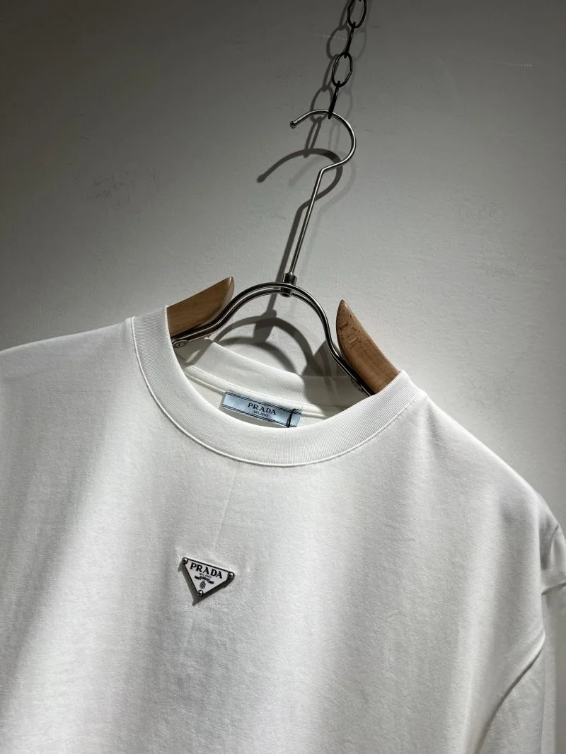 Low-cost Prada T-Shirts