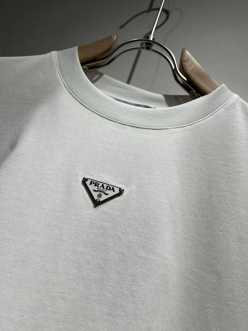 Low-cost Prada T-Shirts