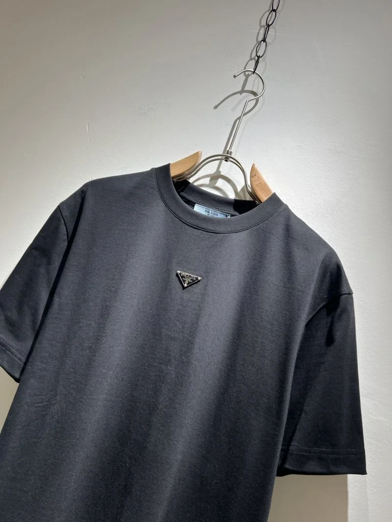 Low-cost Prada T-Shirts