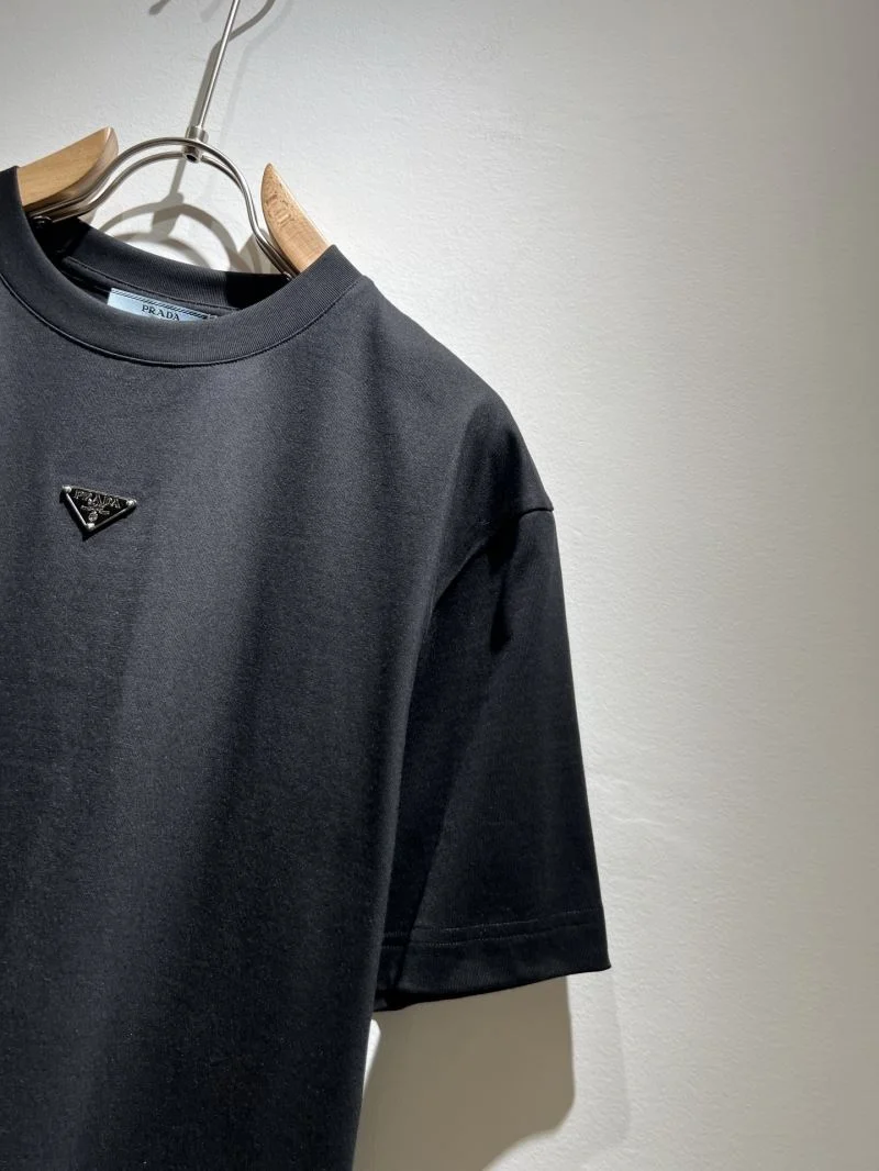 Low-cost Prada T-Shirts