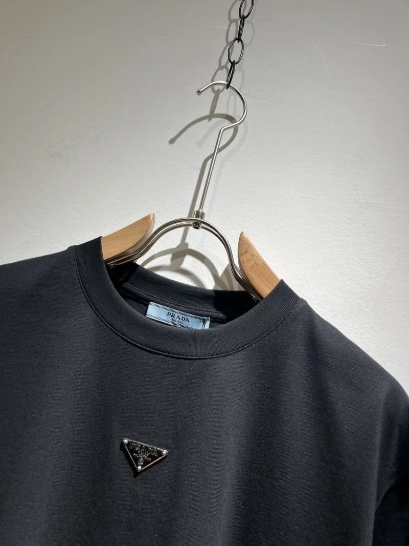 Low-cost Prada T-Shirts