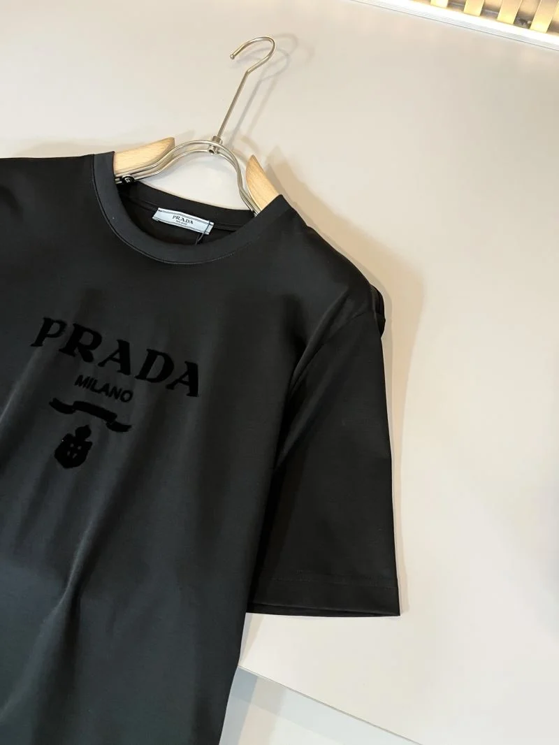 Low-cost Prada T-Shirts