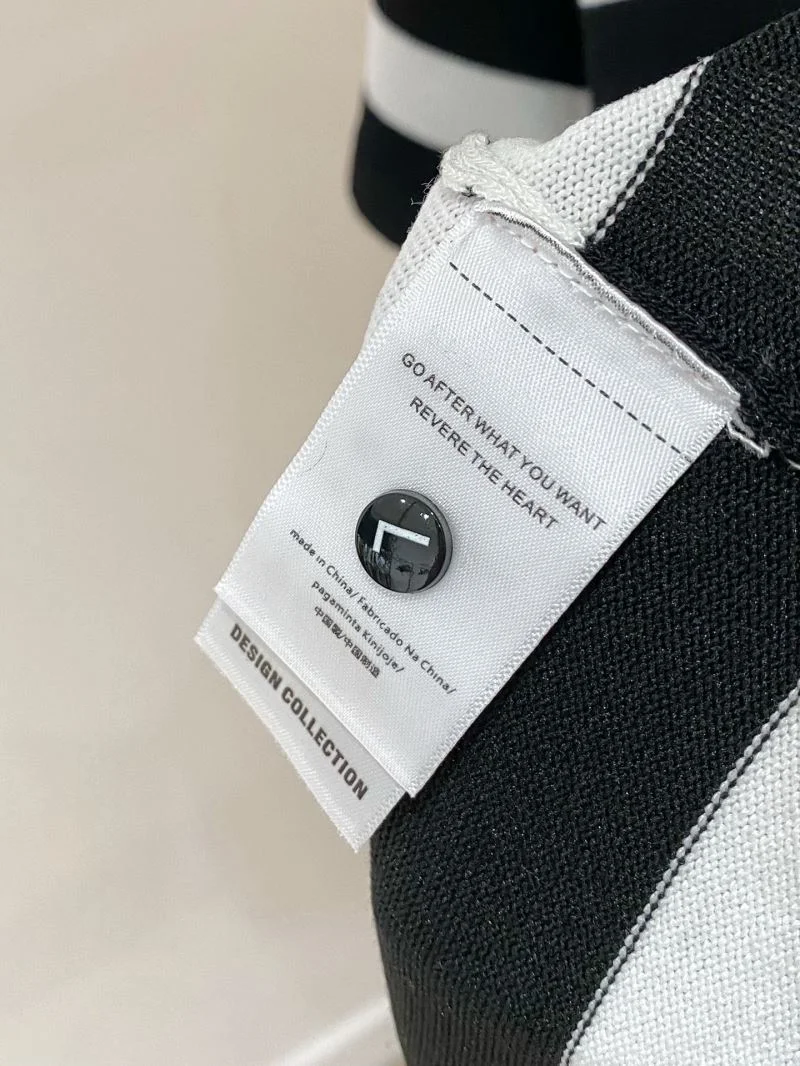 Inexpensive Prada T-Shirts