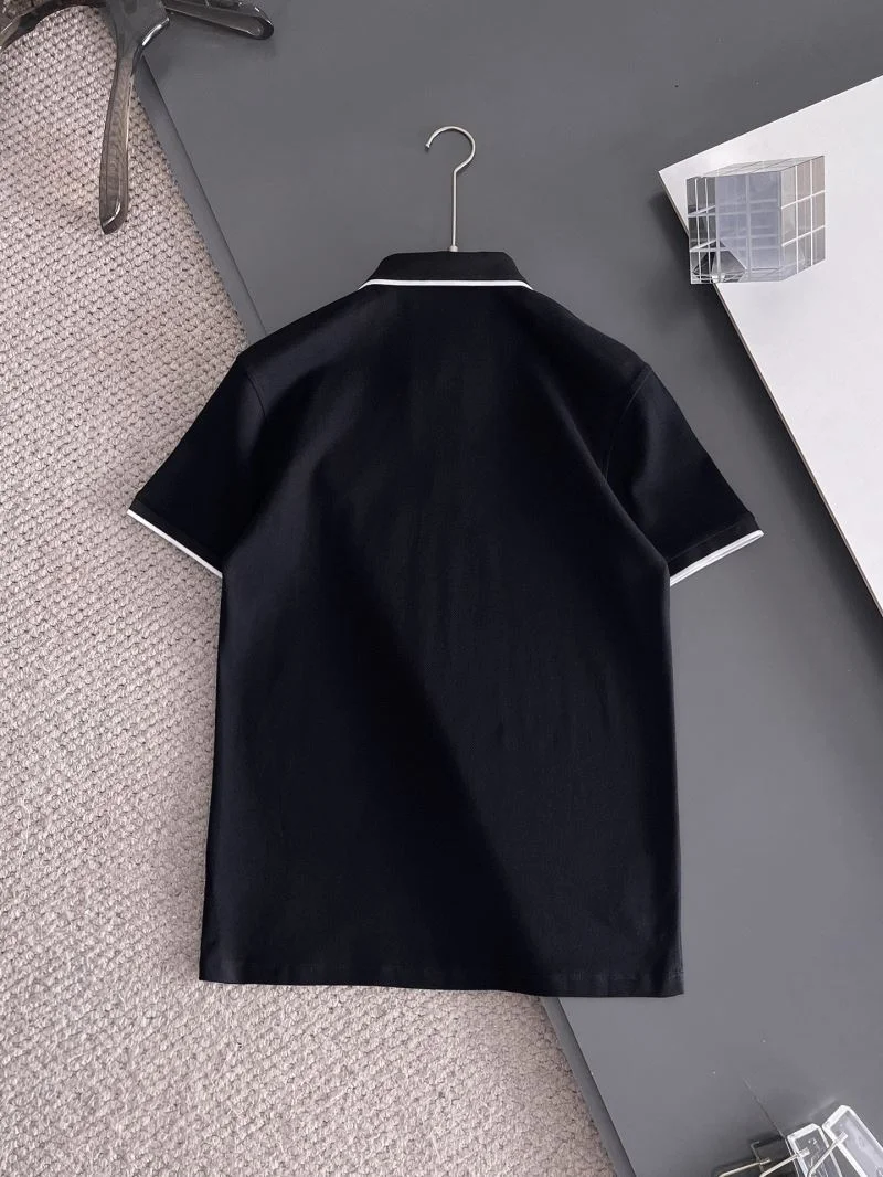 Low-cost Prada T-Shirts