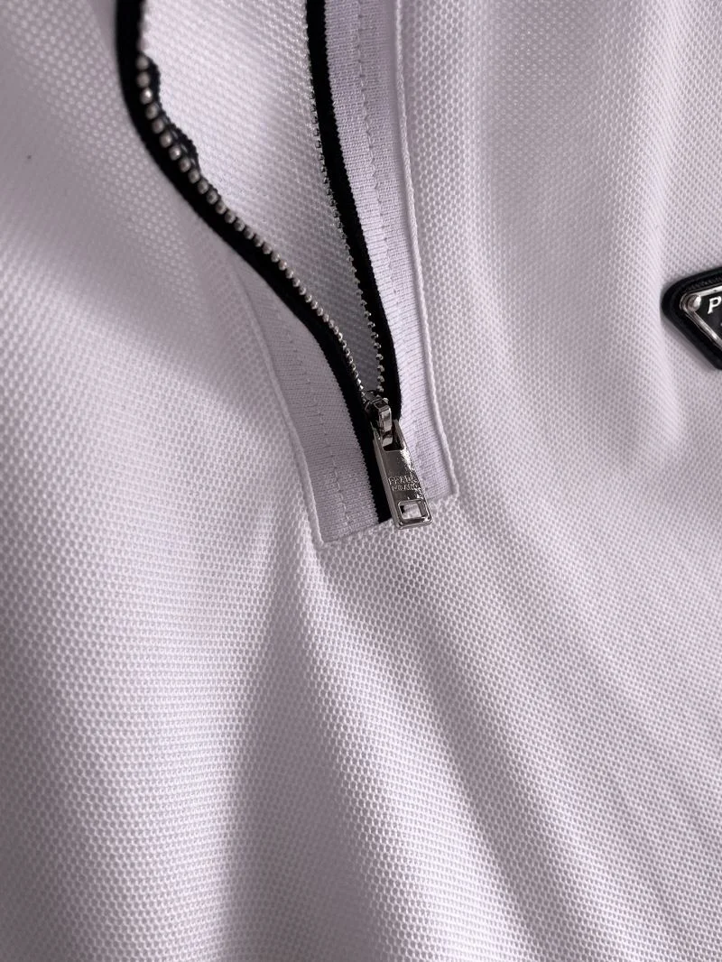 Low-cost Prada T-Shirts