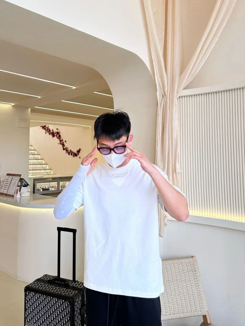 High accuracy Prada T-Shirts
