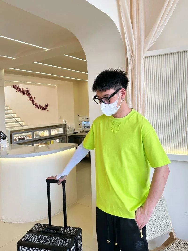 Inexpensive Prada T-Shirts