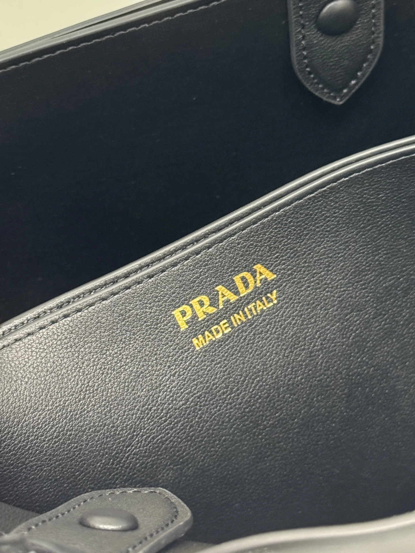 1:1 copy Prada Top Handle Bags