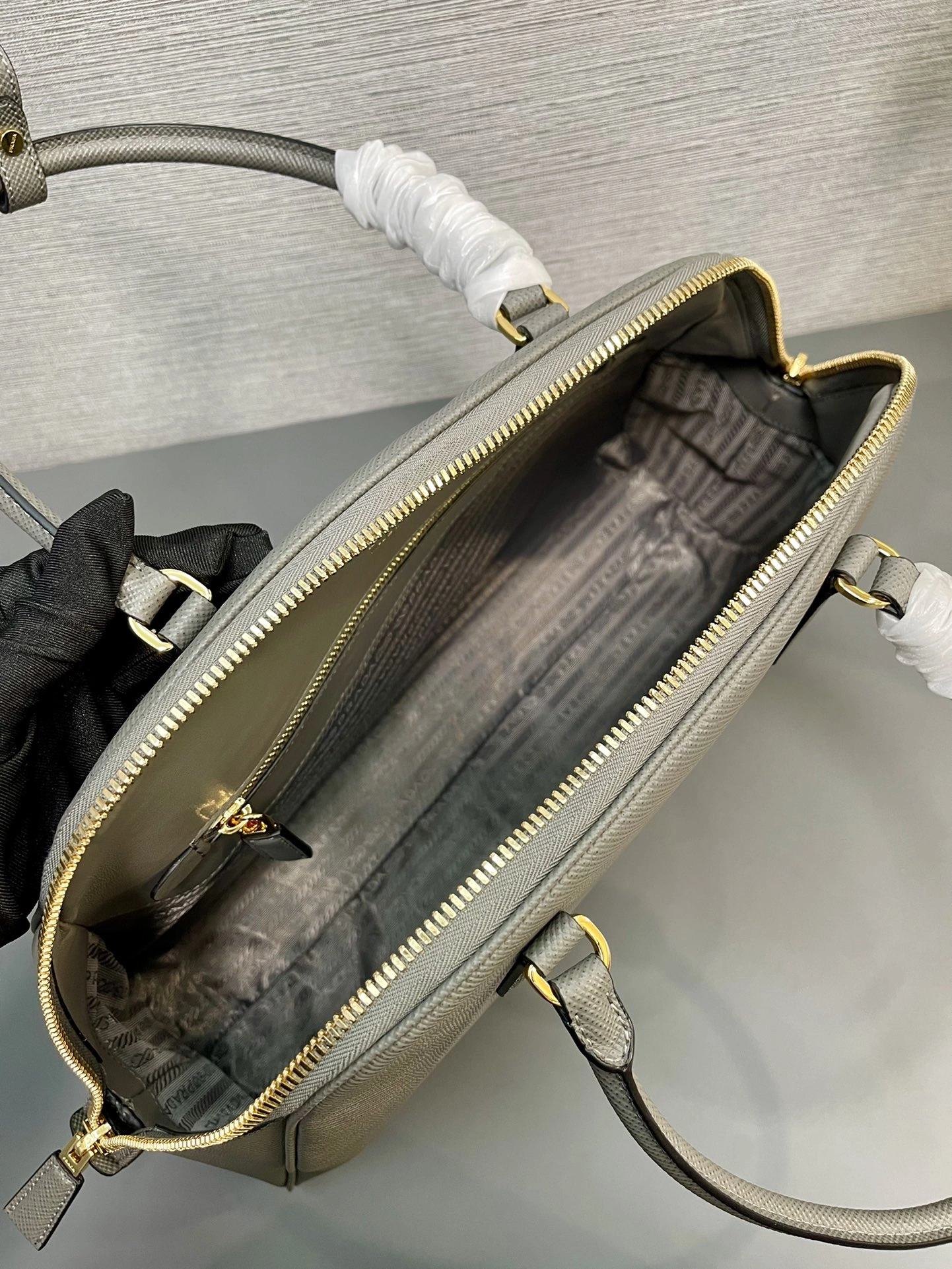 Accurate model Prada Top Handle Bags
