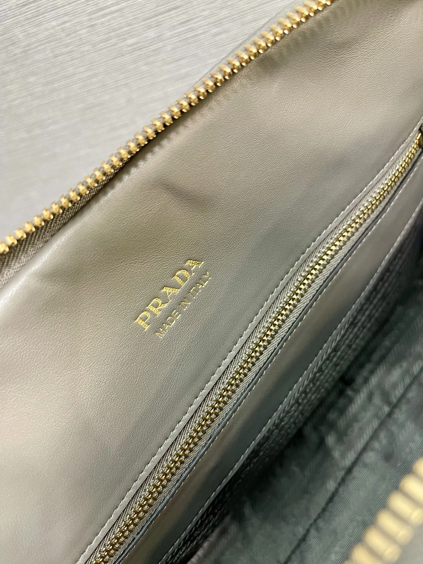 Accurate model Prada Top Handle Bags